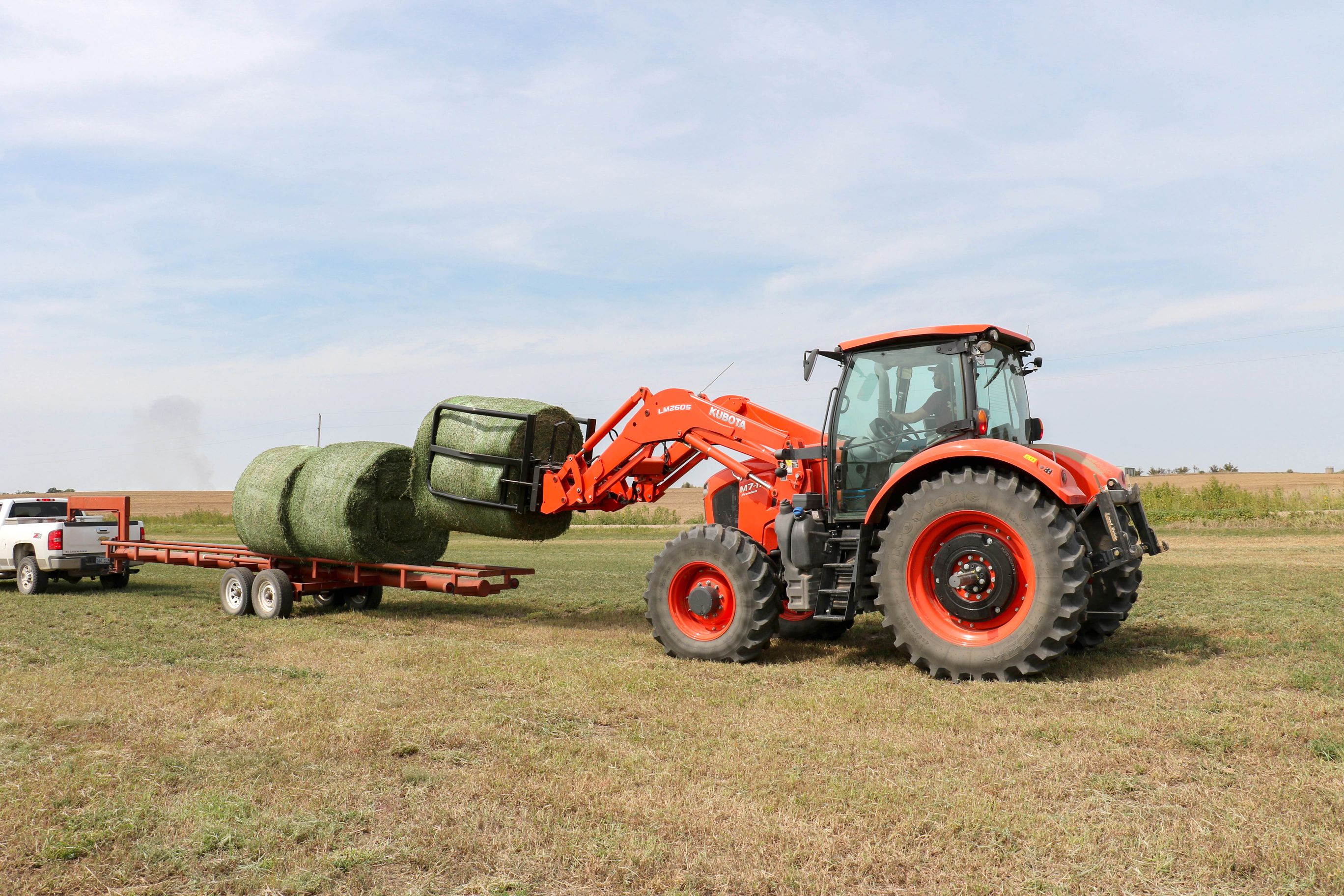 BG2400 & BGE2400 BALE GRABBERS - Eberhard Equipment - California Kubota